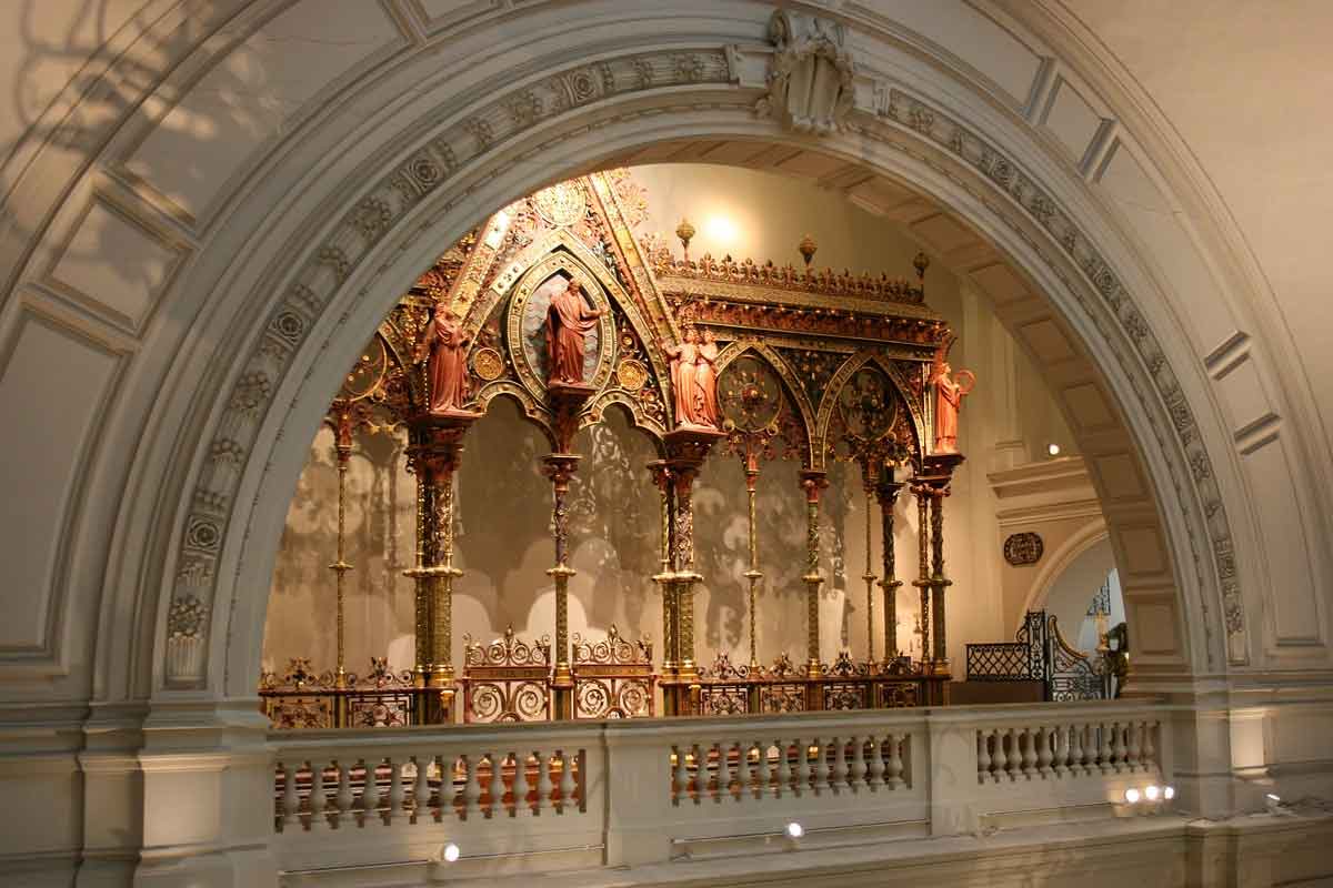 The Victoria and Albert Museum: A Practical Guide to V&A London